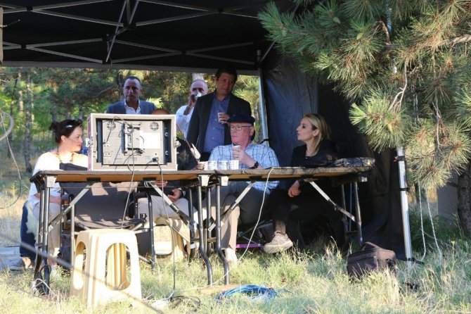 Başkan Kurt, Cenaze İşleri film ekibi ile buluştu