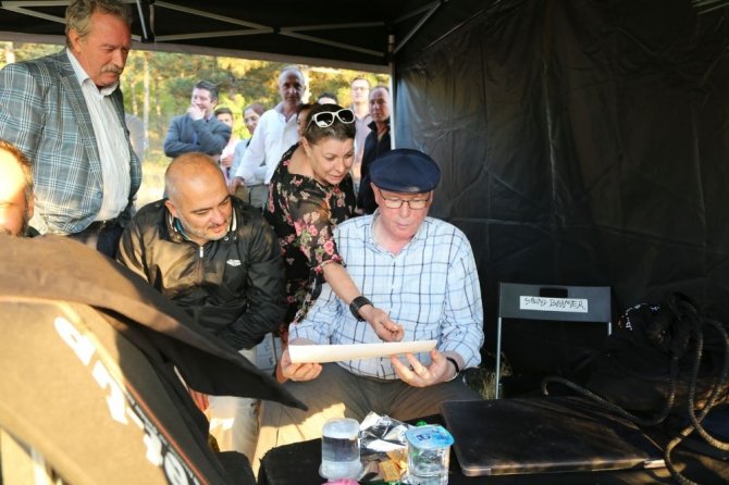 Başkan Kurt, Cenaze İşleri film ekibi ile buluştu