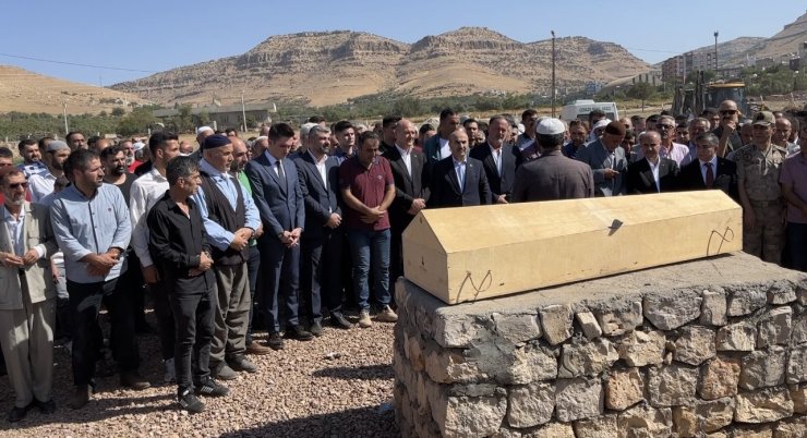 Bakan Soylu, tır kazasında hayatını kaybeden vatandaşların cenaze ...